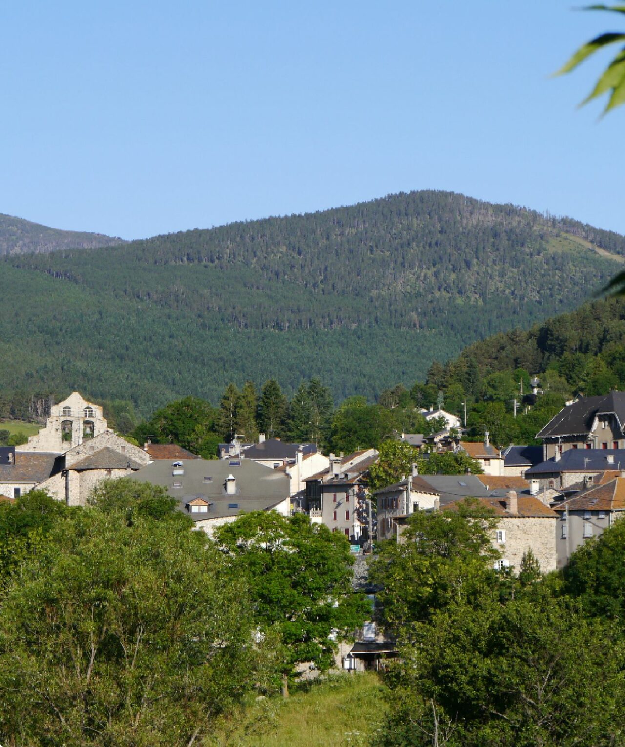 Découvrir le village | Formiguères | Trio Pyrénées